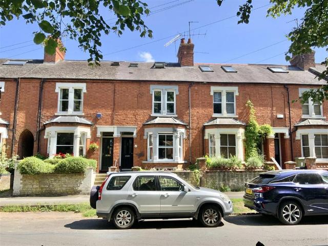 4 bedroom terraced house for sale