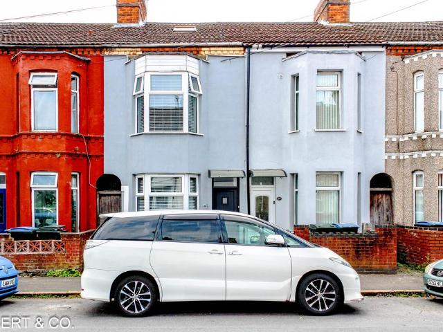 4 bedroom terraced house for sale