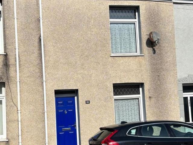 4 bedroom terraced house for sale