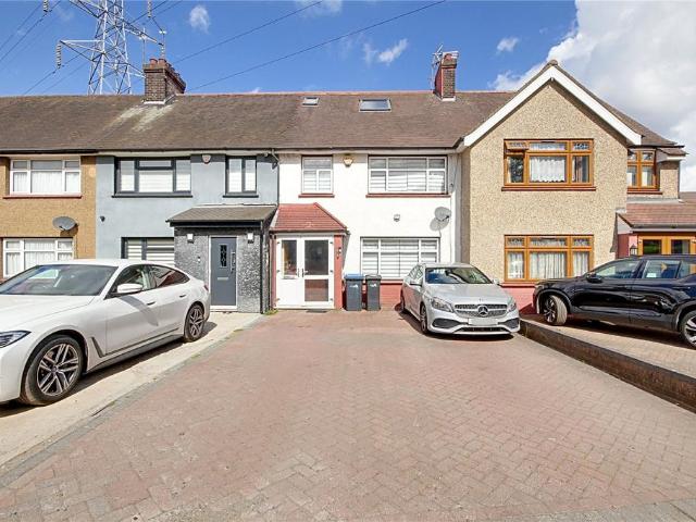 4 bedroom terraced house for sale