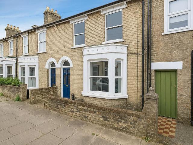 4 bedroom terraced house for sale