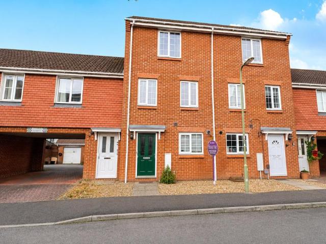 4 bedroom terraced house for sale