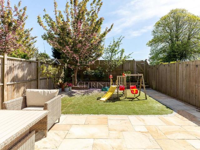 4 bedroom terraced house for sale