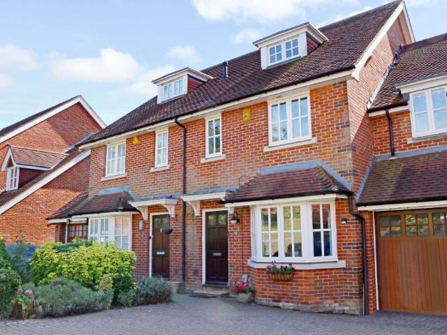 4 bedroom terraced house for sale