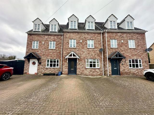 4 bedroom terraced house for sale
