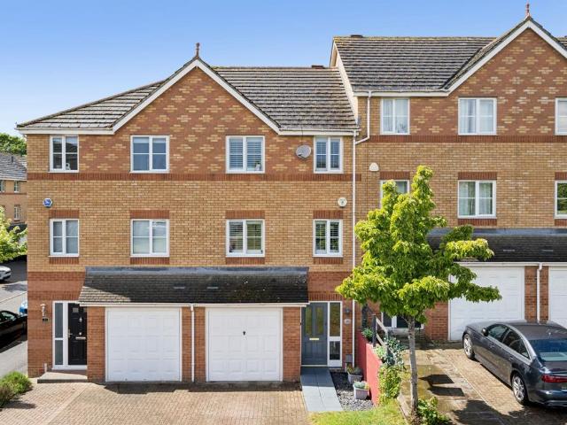 4 bedroom terraced house for sale
