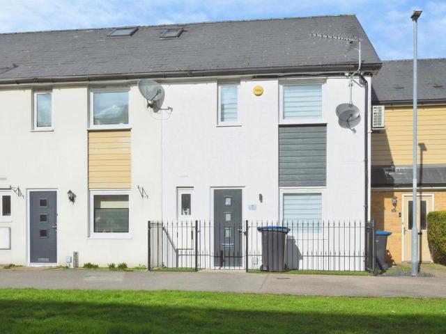 4 bedroom terraced house for sale