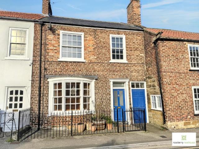 4 bedroom terraced house for sale