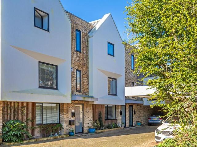 4 bedroom terraced house for sale