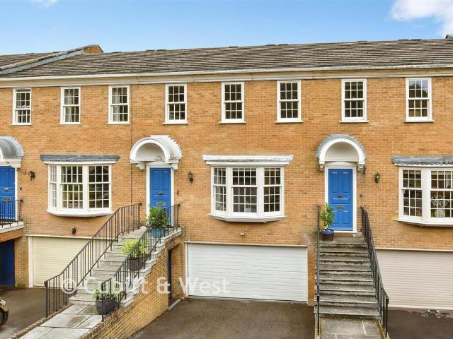 4 bedroom terraced house for sale