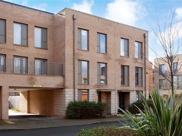 4 bedroom terraced house for sale
