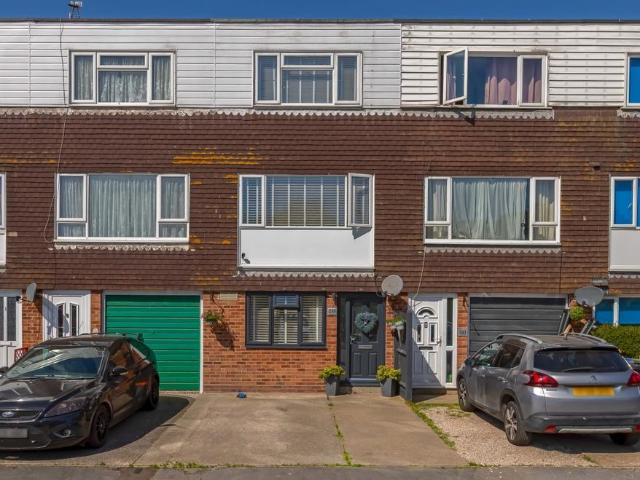 4 bedroom terraced house for sale