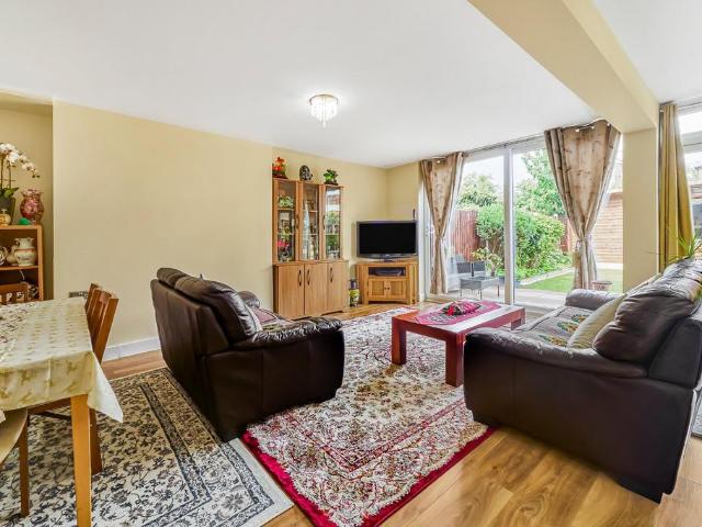 4 bedroom terraced house for sale