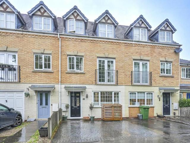 4 bedroom terraced house for sale