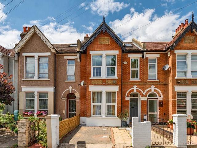 4 bedroom terraced house for sale