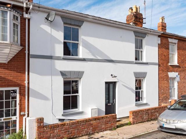 4 bedroom terraced house for sale