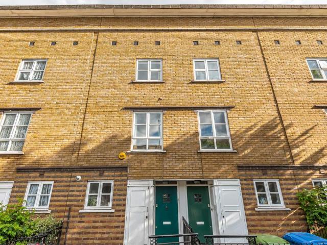 4 bedroom terraced house for sale