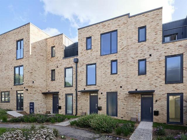 4 bedroom terraced house for sale