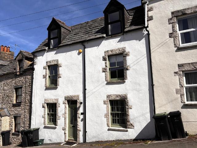 4 bedroom terraced house for sale