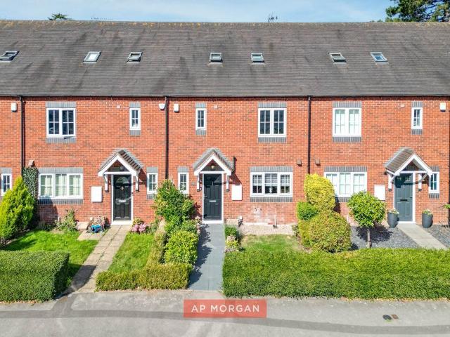 4 bedroom terraced house for sale