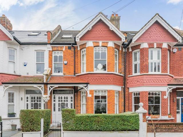 4 bedroom terraced house for sale