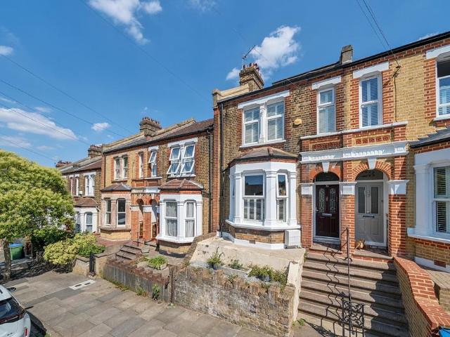 4 bedroom terraced house for sale