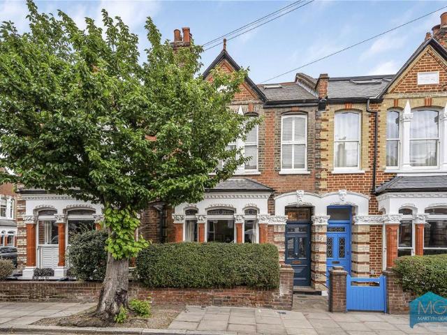 4 bedroom terraced house for sale