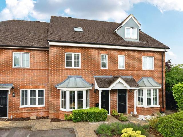 4 bedroom terraced house for sale