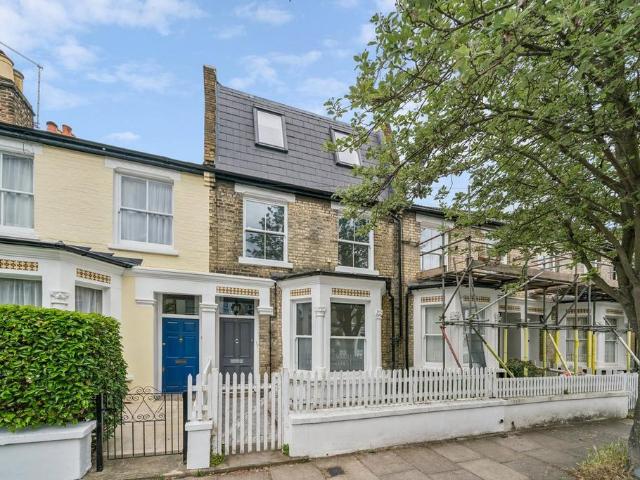 4 bedroom terraced house for sale