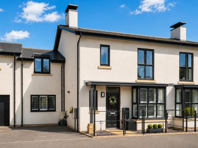 4 bedroom terraced house for sale