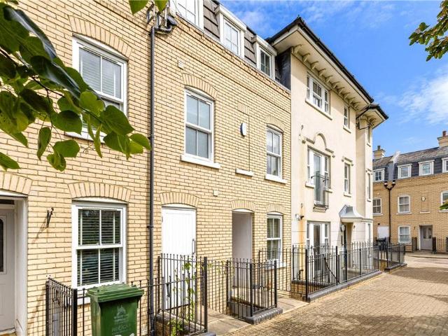 4 bedroom terraced house for sale