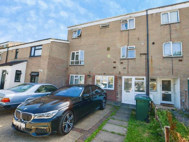 4 bedroom terraced house for sale
