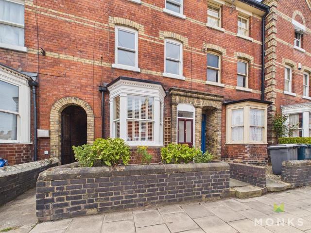 4 bedroom terraced house for sale