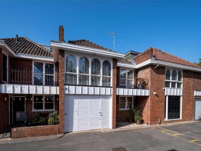 4 bedroom terraced house for sale