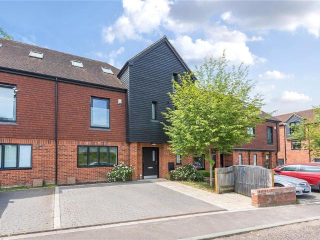 4 bedroom terraced house for sale