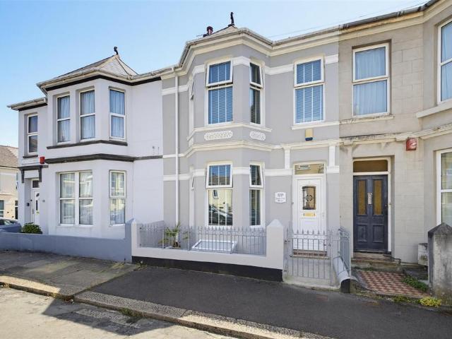 4 bedroom terraced house for sale