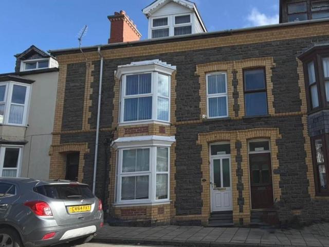 4 bedroom terraced house for sale
