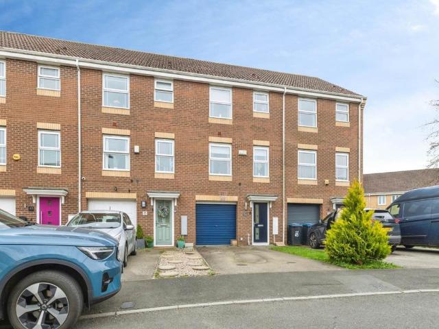 4 bedroom terraced house for sale