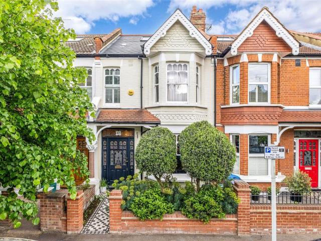 4 bedroom terraced house for sale
