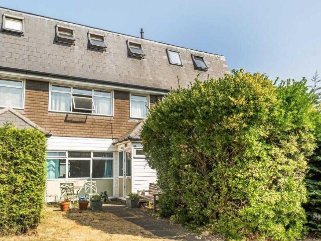 4 bedroom terraced house for sale