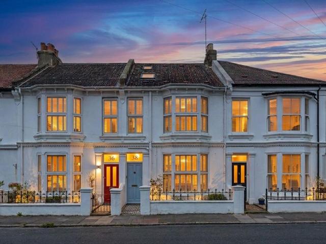 4 bedroom terraced house for sale