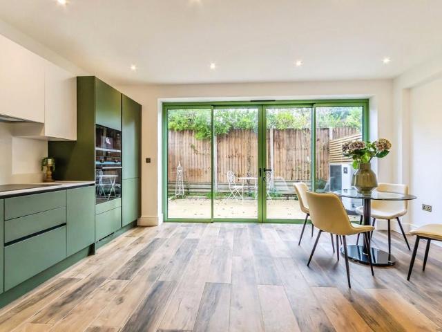 4 bedroom terraced house for sale