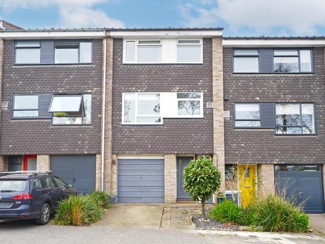 4 bedroom terraced house for sale