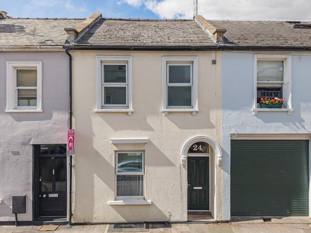 4 bedroom terraced house for sale