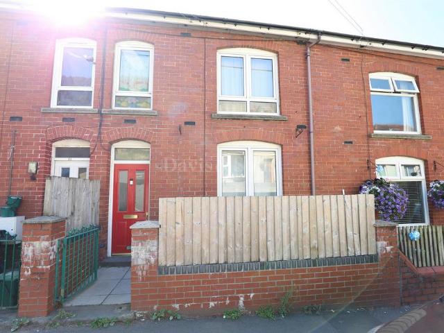 4 bedroom terraced house for sale