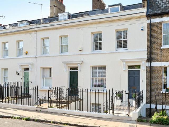 4 bedroom terraced house for sale
