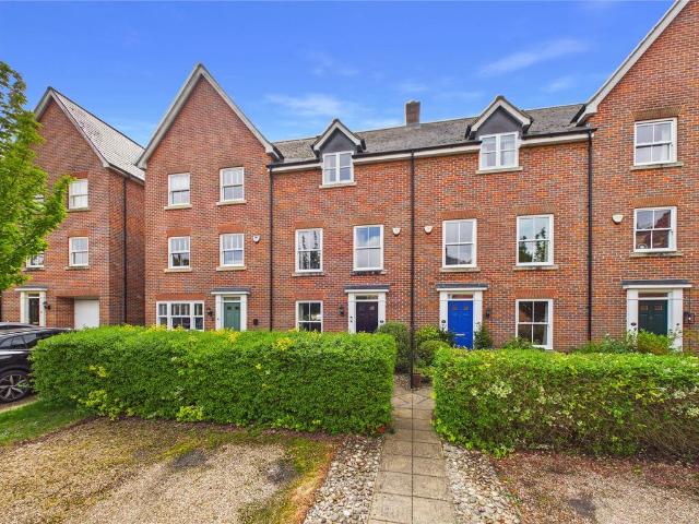 4 bedroom terraced house for sale