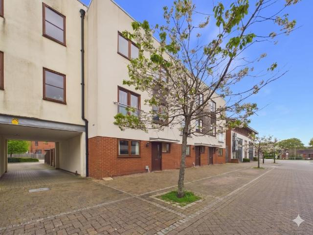 4 bedroom terraced house for sale