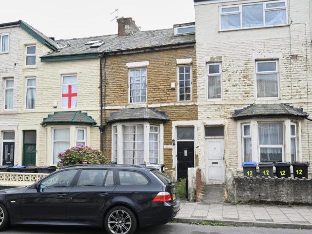 4 bedroom terraced house for sale