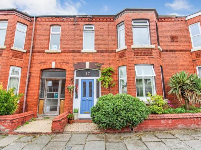 4 bedroom terraced house for sale